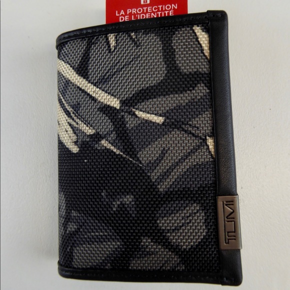 Tumi | Accessories | Tumi Alpha Gusseted Card Case Wallet Rfid Leather ...